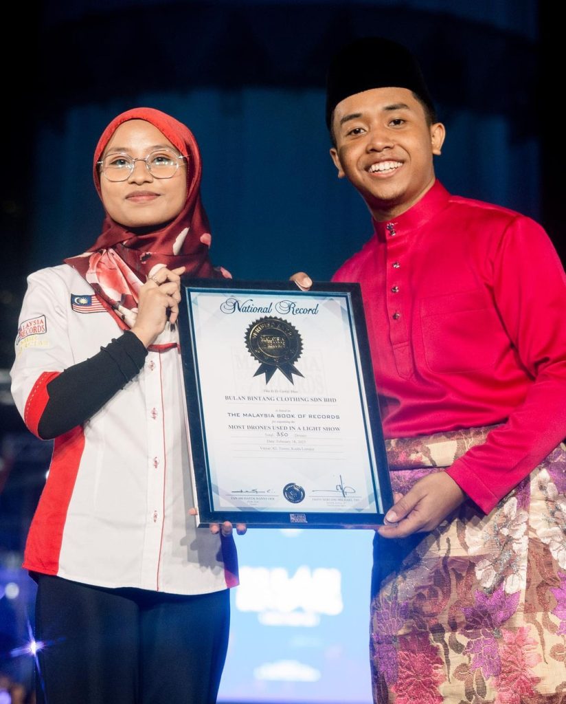 Bulan Bintang Founder Proves He Doesn't Need 'Cables' to Build His Biz